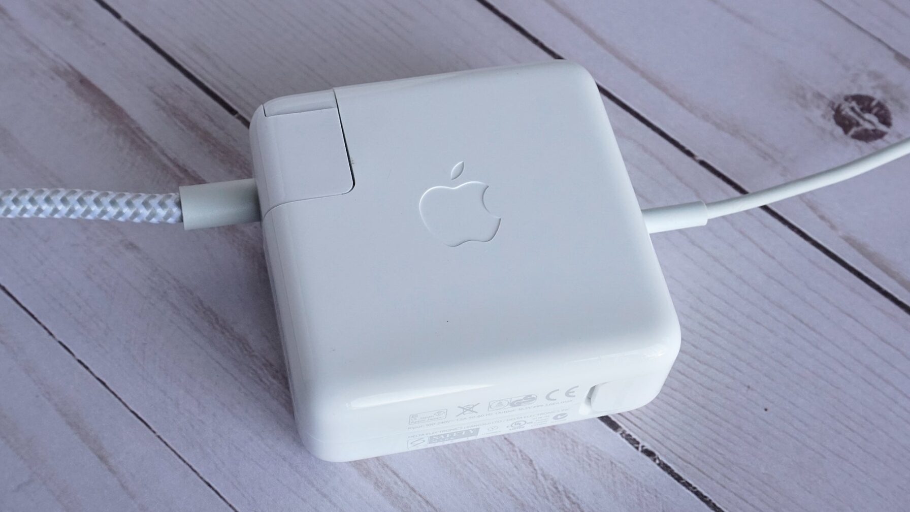 This Clever Laptop Power Plug Shows How Great a Tiny Innovation Can Be