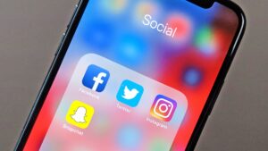 How to Purge Social Media 'Friends' So You Can Have Fun Online Again
