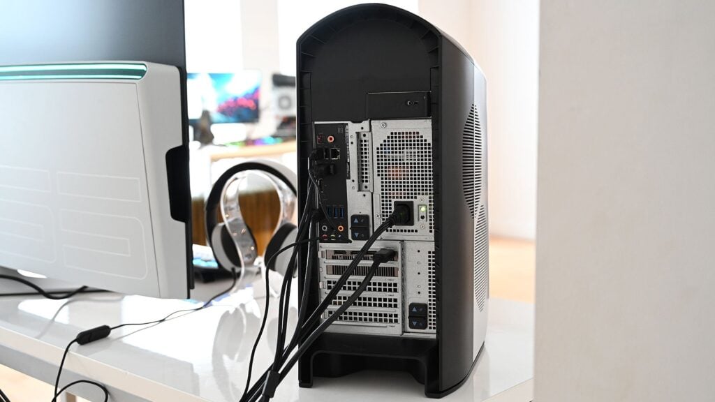 Alienware's Revamped Aurora Desktop Has a Clever Cooling System and a ...