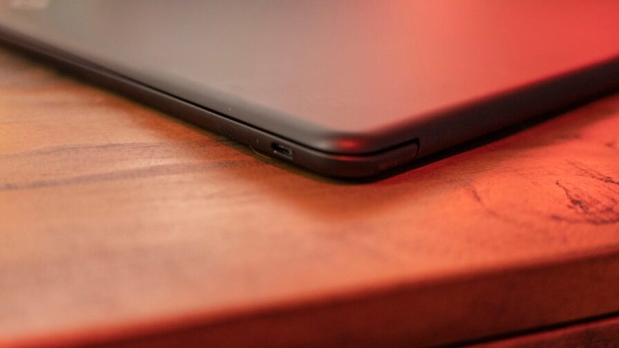 Google's Pixelbook Go Is Really Weird, But Holy Crap That Battery Life