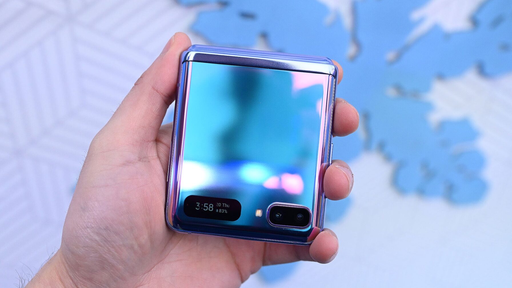 The Samsung Galaxy Z Flip Is the First Foldable Phone Worth Caring About