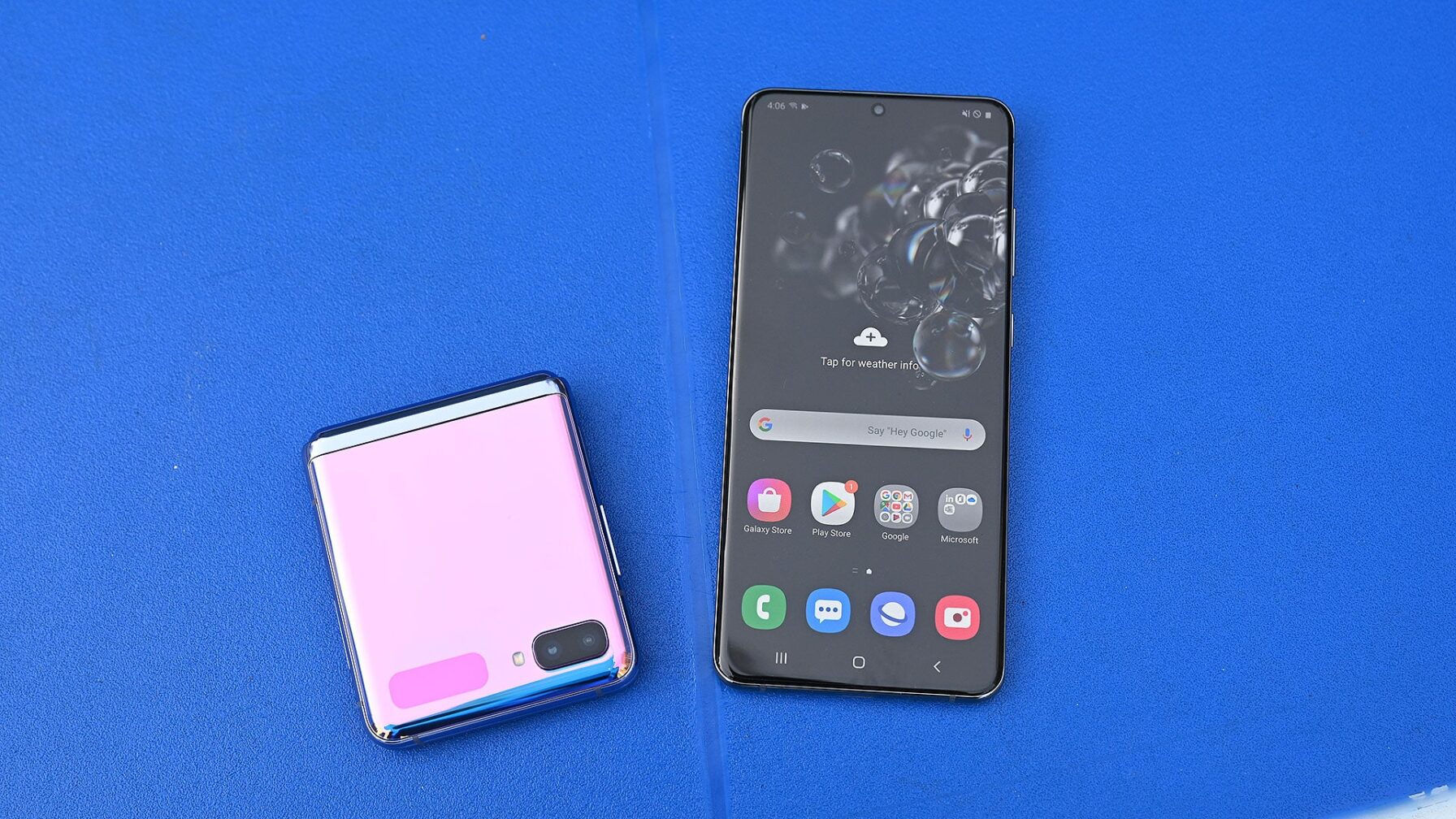 The Samsung Galaxy Z Flip Is the First Foldable Phone Worth Caring About