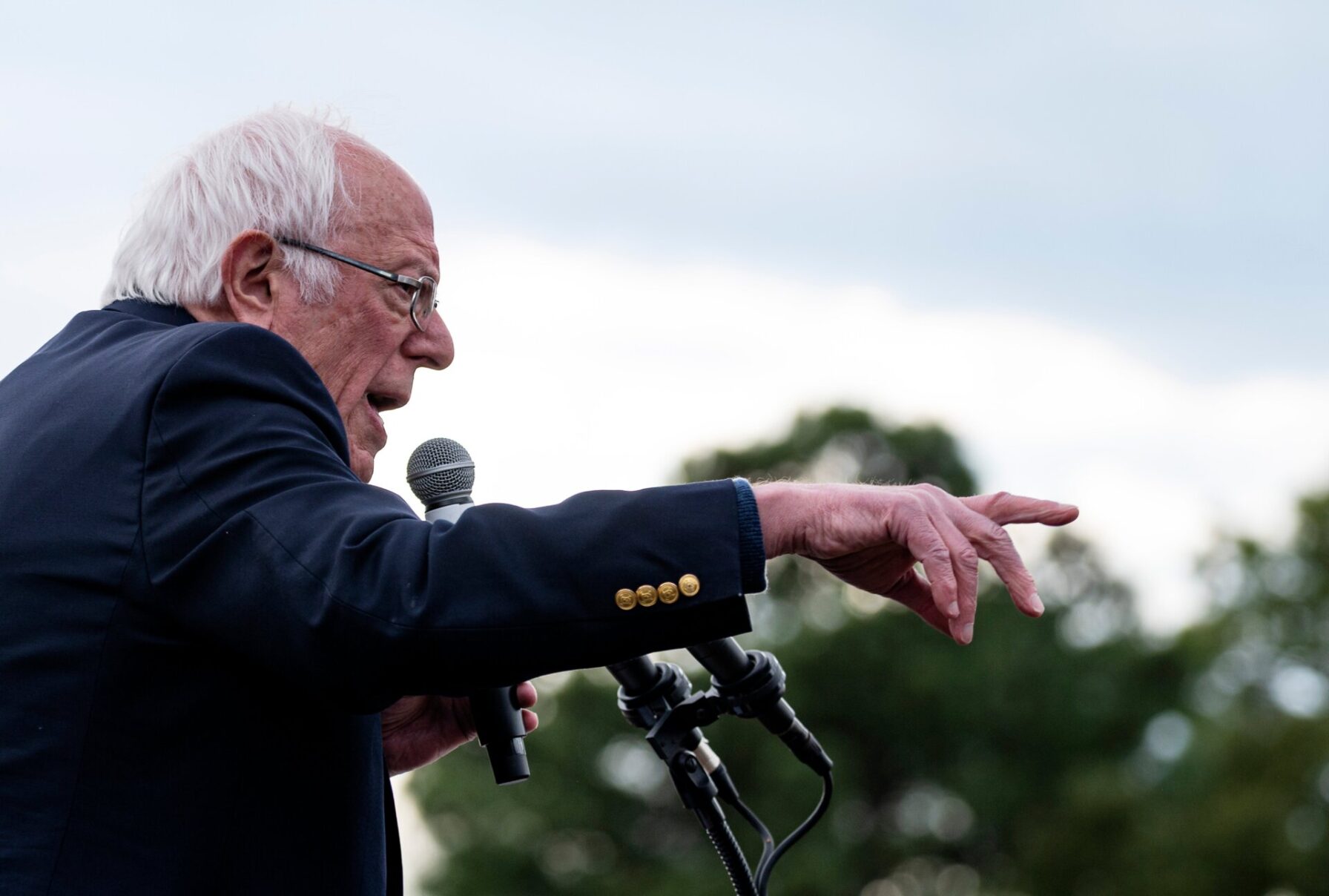 Bernie Sanders Introduces Bill to Pause AI Data Center Construction ...