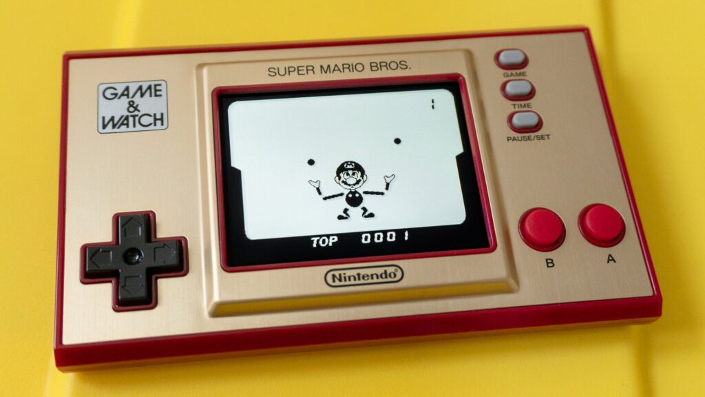Nintendo's Adorable Retro Handheld Would Be Perfect With More Games