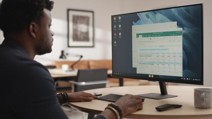 How to Use Your Samsung Phone As a Desktop