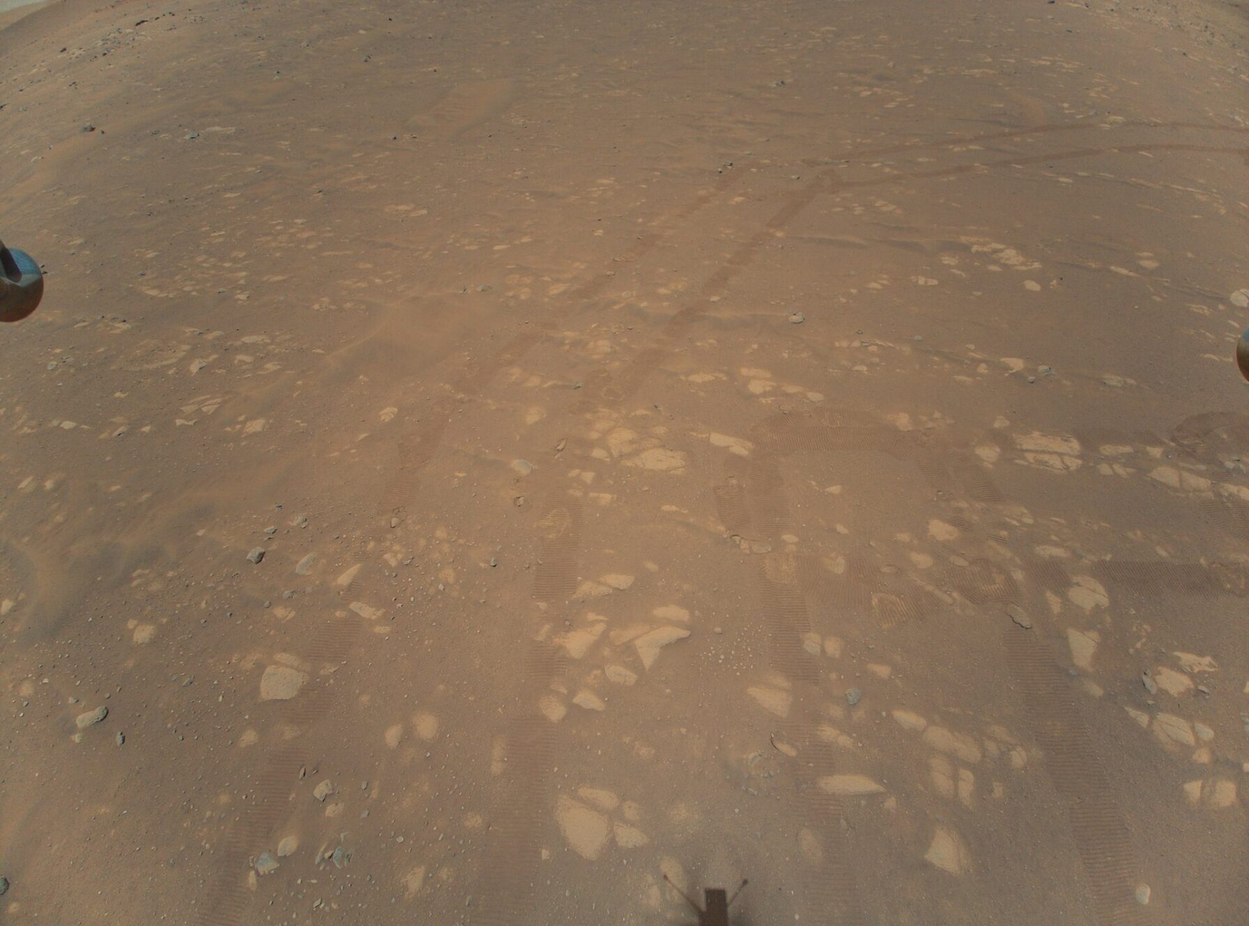 These Are the First Color Aerial Photos of the Surface of Mars ...