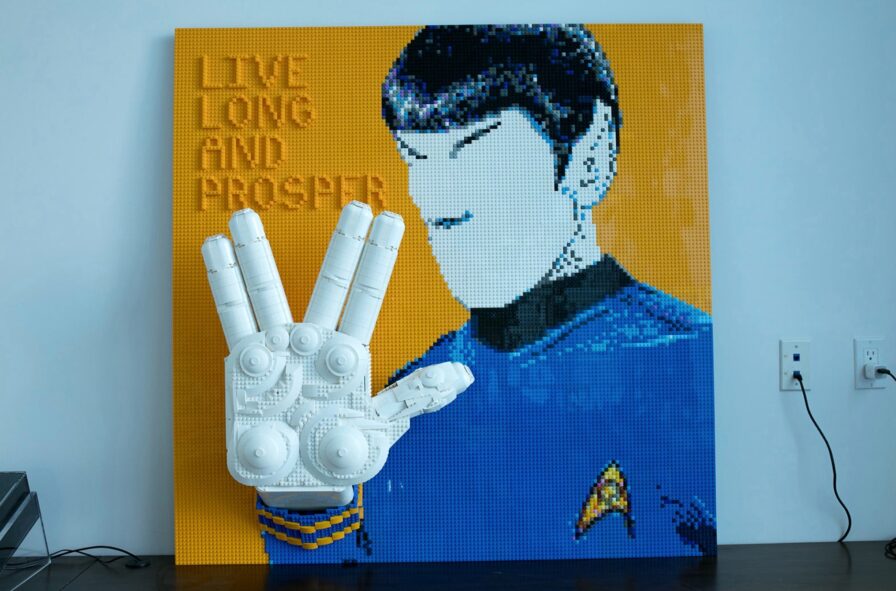 Spock’s Famous Gesture Imagined Like Never Before in this Star Trek ...