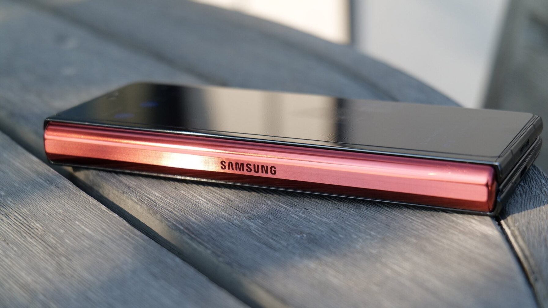 Life With a Foldable Phone Is a Game-Changer With One Terrible Downside
