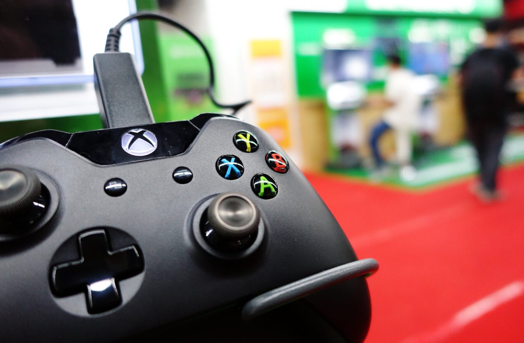 New Xbox Controller Update Aims to Make Switching Between Devices More ...