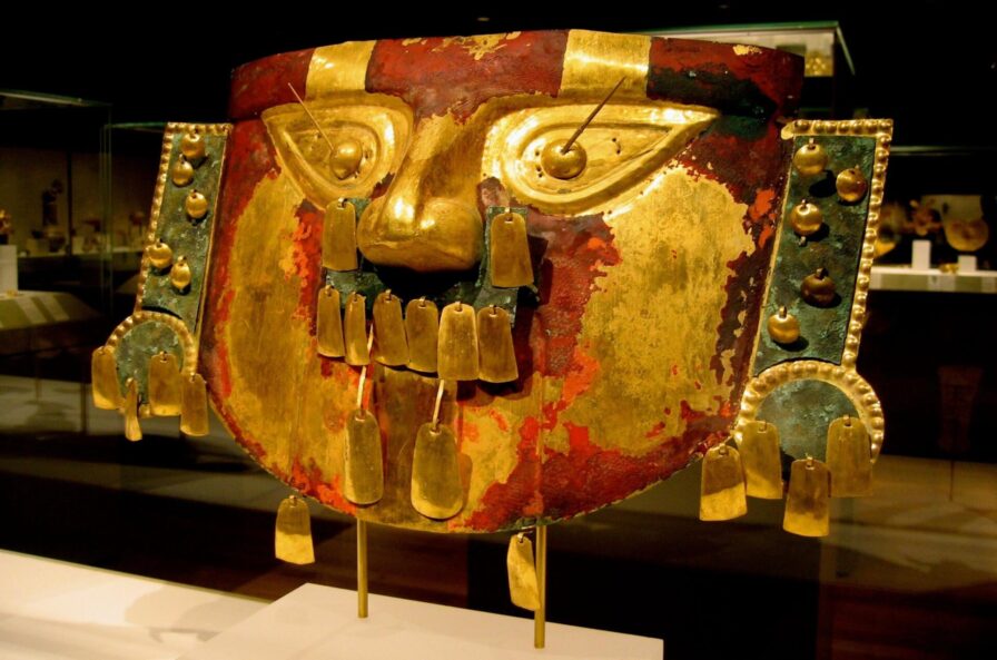 1,000-Year-Old Gold Mask Found in Tomb Was Painted With Human Blood