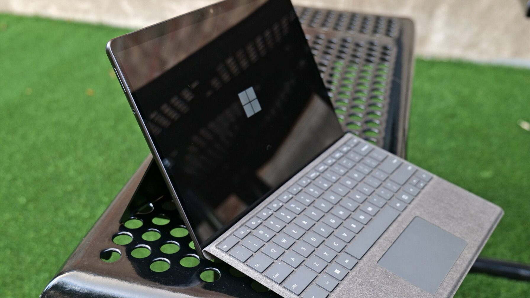 The Surface Pro 8 Is the Pinnacle of Microsoft's 2-in-1 Design