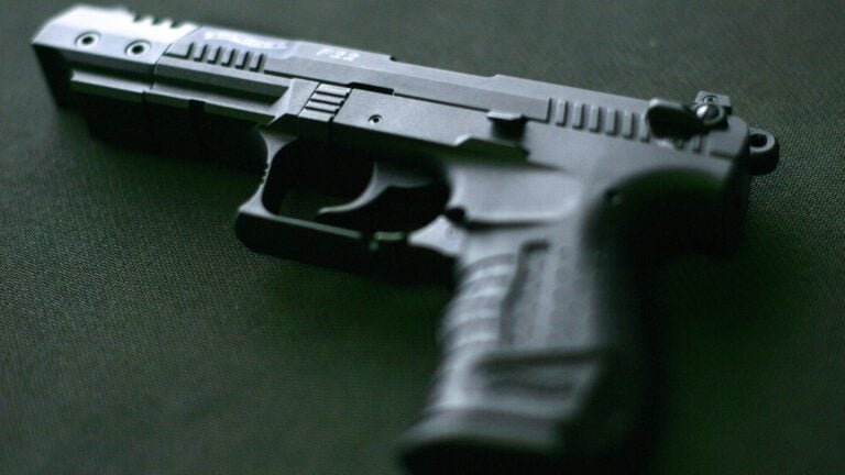 The Reason Why Gangsters Shoot Their Guns Sideways