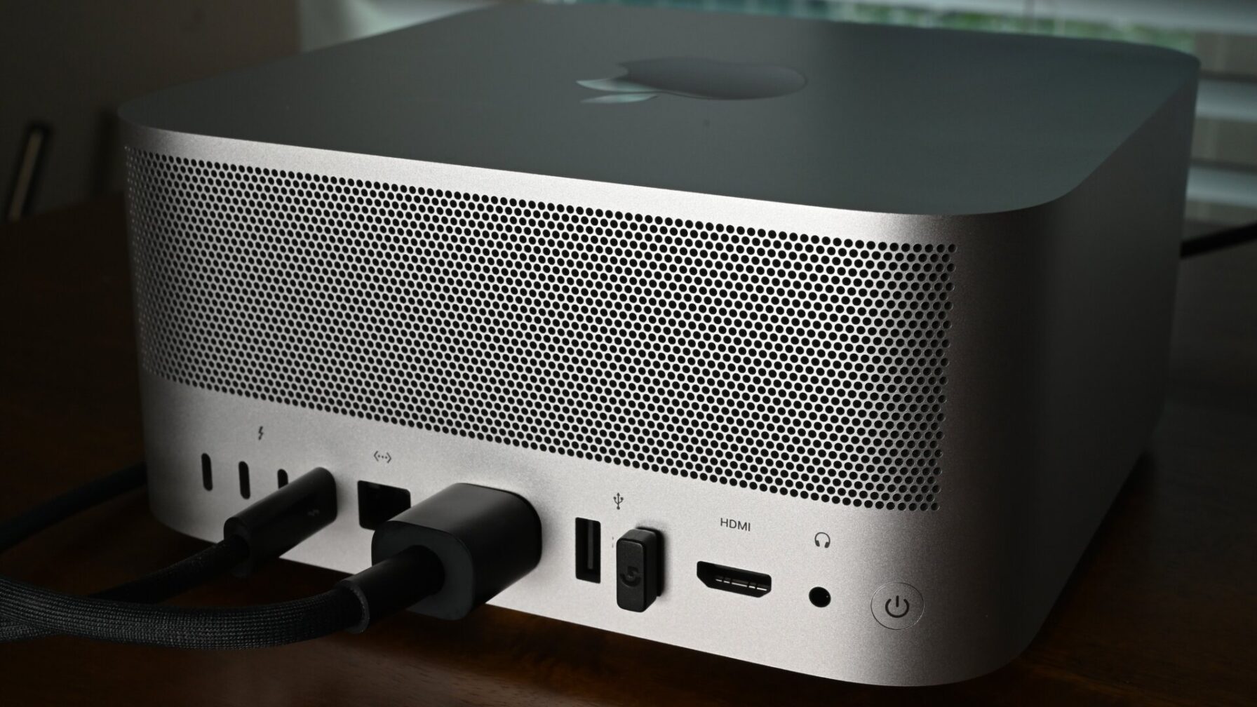 Apple's Mac Studio Packs Record-Breaking Performance Into a Compact Design