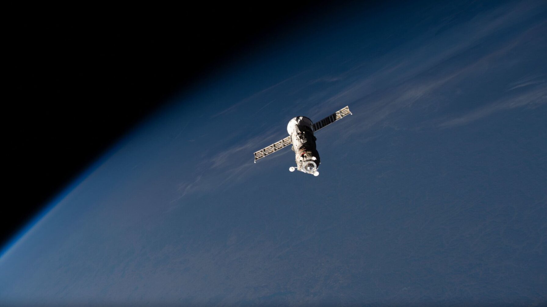 This Week in Spaceflight: Possible SpaceX Booster Test, ISS Cargo ...