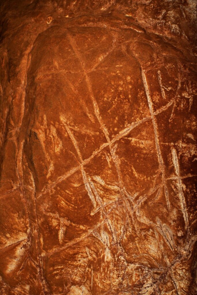 Ancient Human Relative Buried Its Dead and Used Symbols Long Before Us