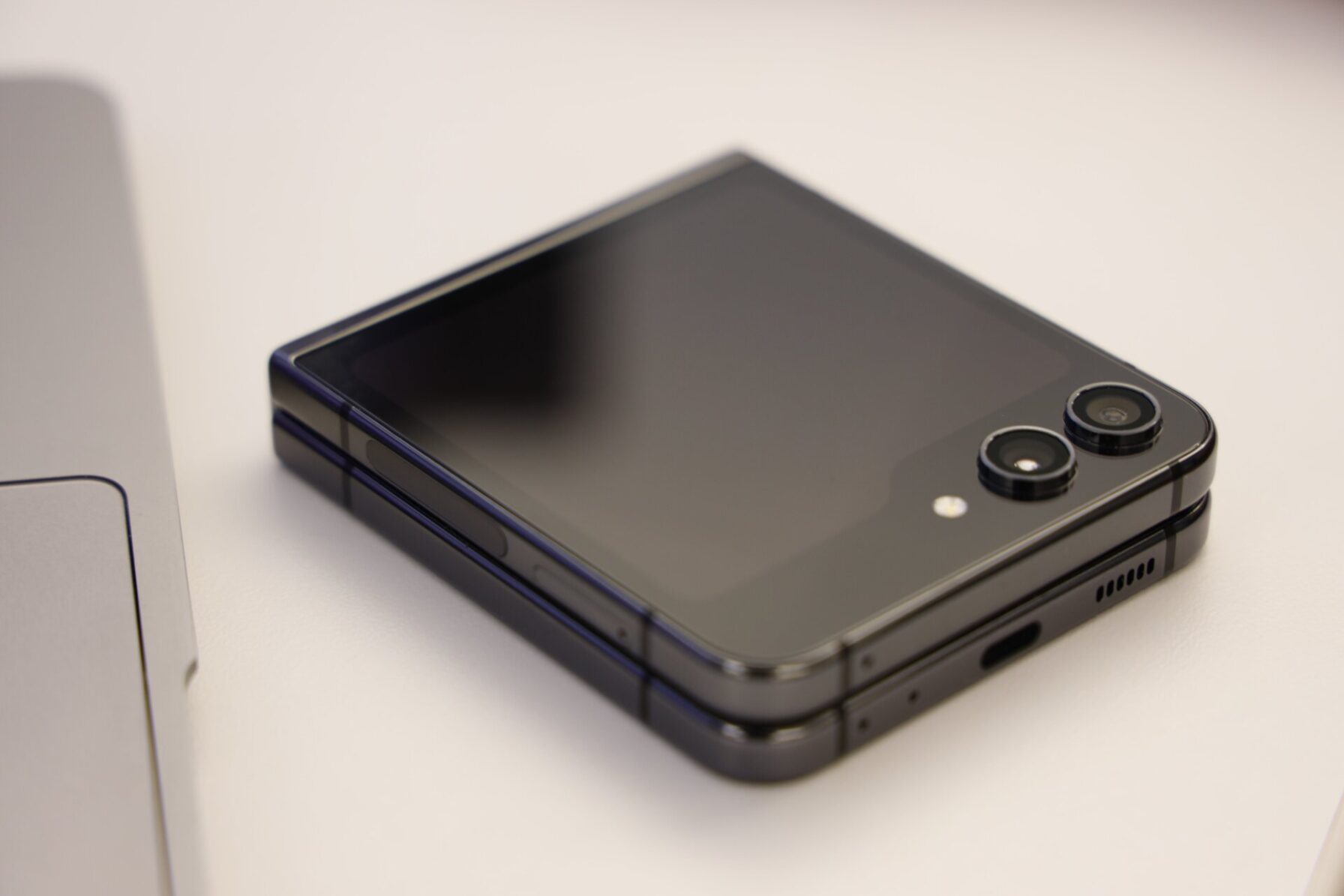Samsung Galaxy Z Flip 5 Review: It All Hinges on The Exterior Screen