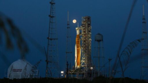 After Spending Billions of Dollars on SLS, NASA Admits Its Moon Rocket ...