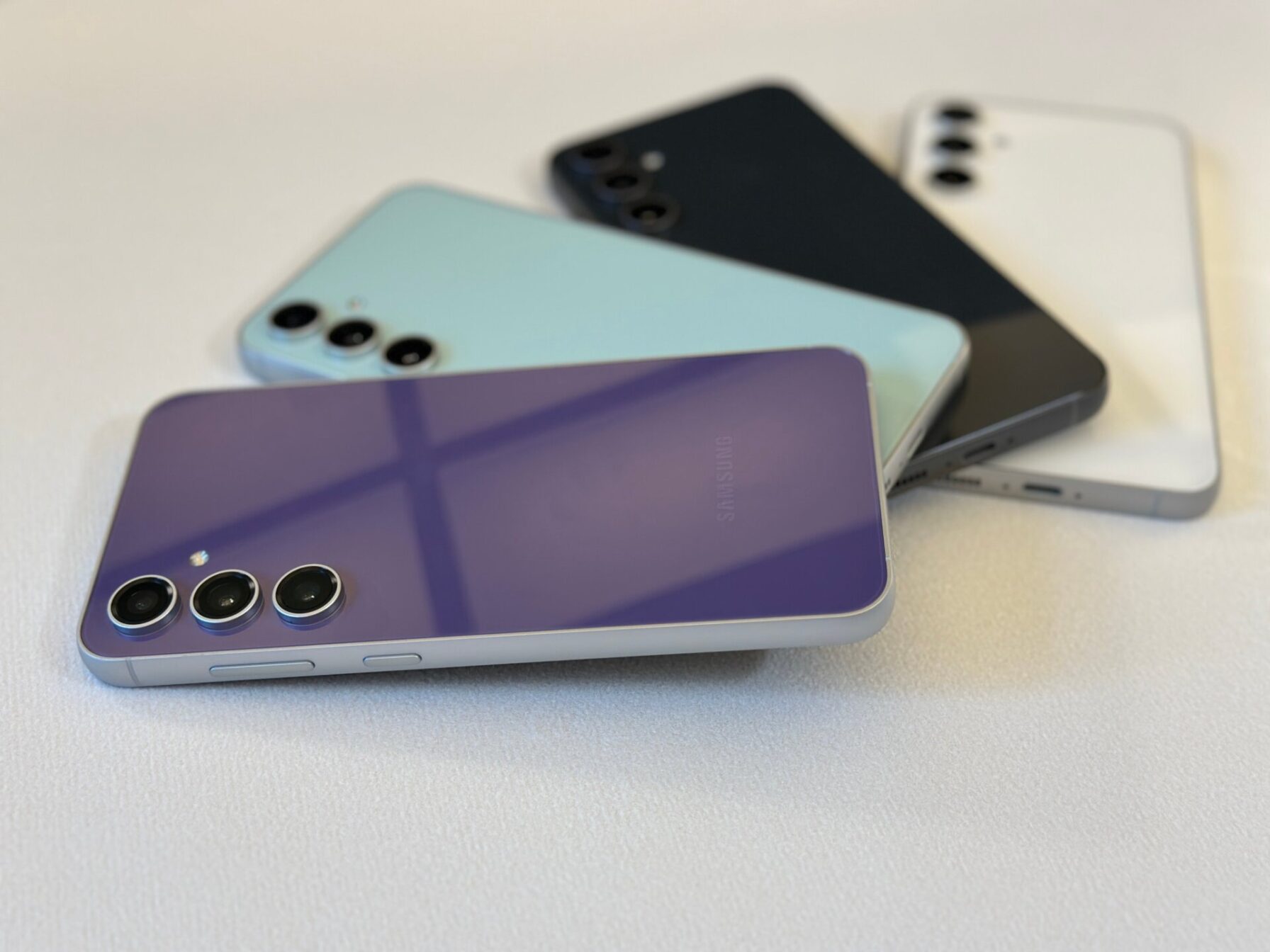 Samsung Galaxy S23 FE Review: The Simple Pleasures of a Simple Phone
