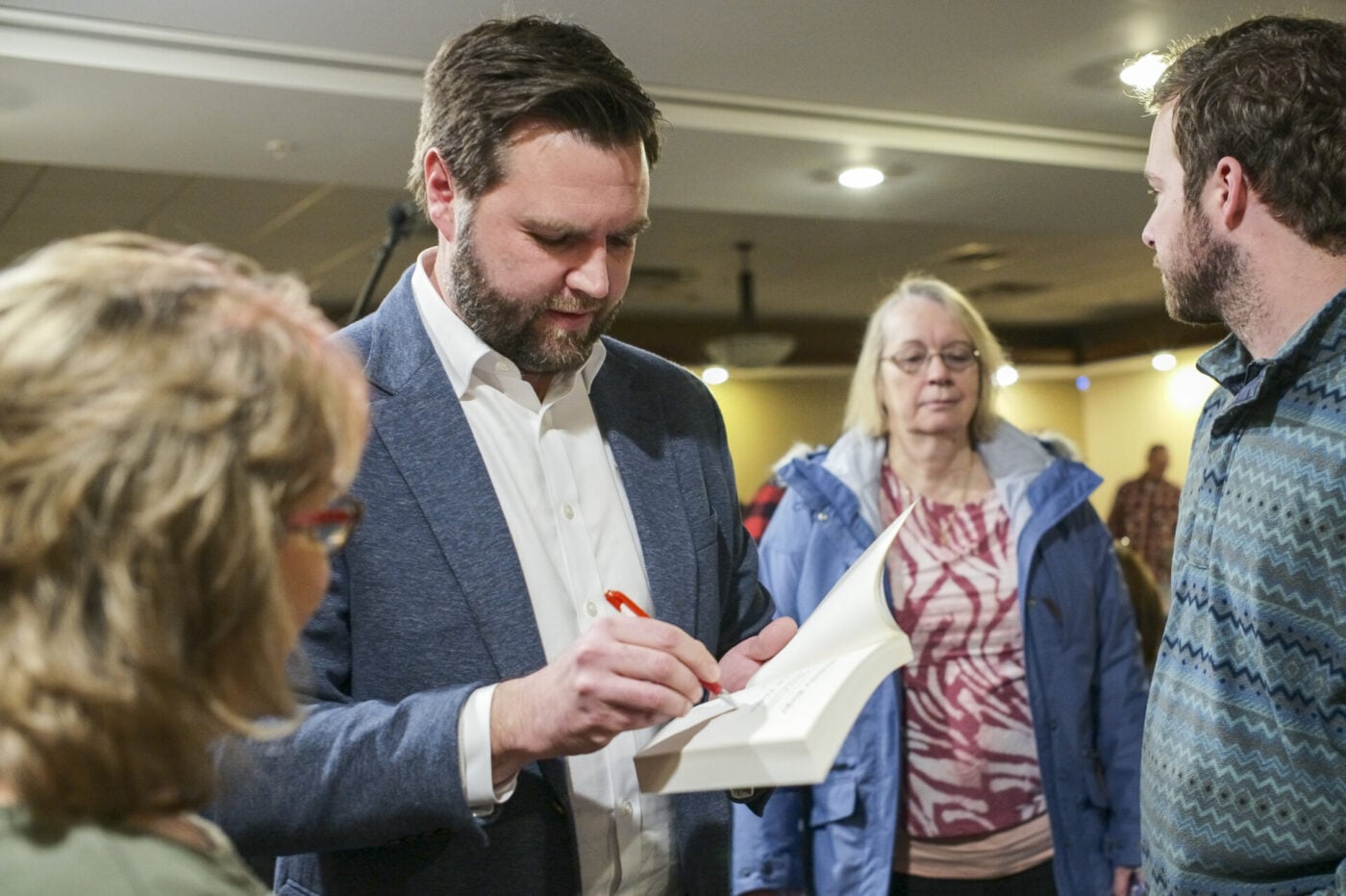 Goodreads Won’t Let You Say Bad Things About ‘Hillbilly Elegy’