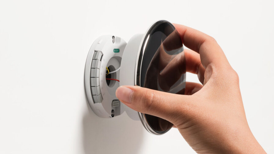 The Google Nest Learning Thermostat Looks Like a Giant Pixel Watch, and ...