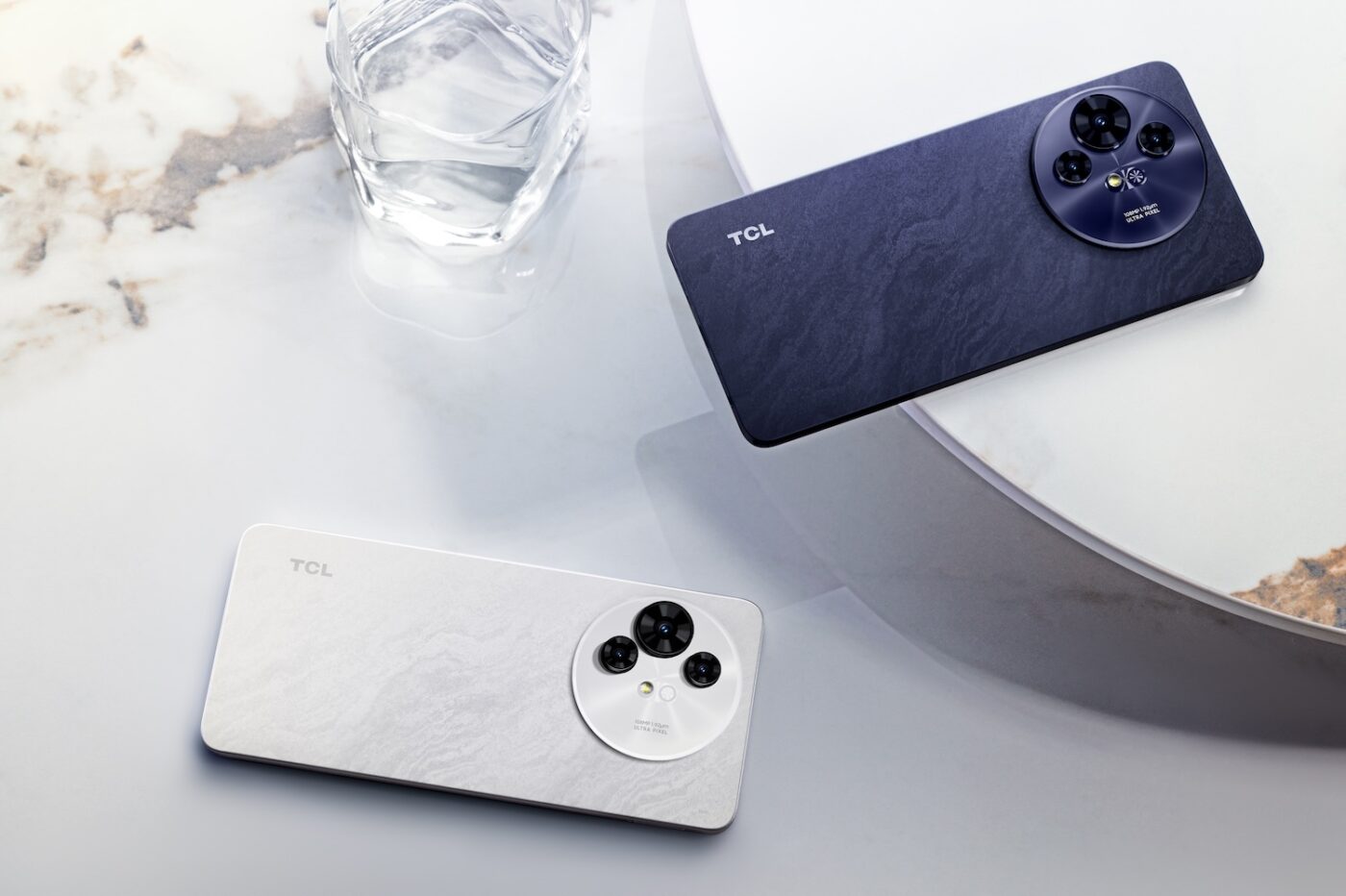TCL's New Phone Morphs Into a Black and White E-Reader With the Flick ...