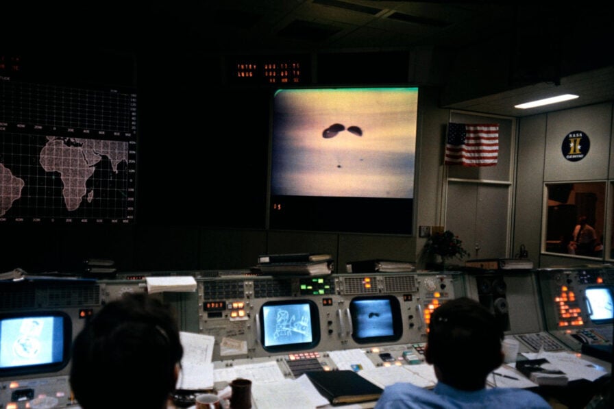 Director Sees Beauty in Apollo 13’s Brush With Disaster in New Netflix ...