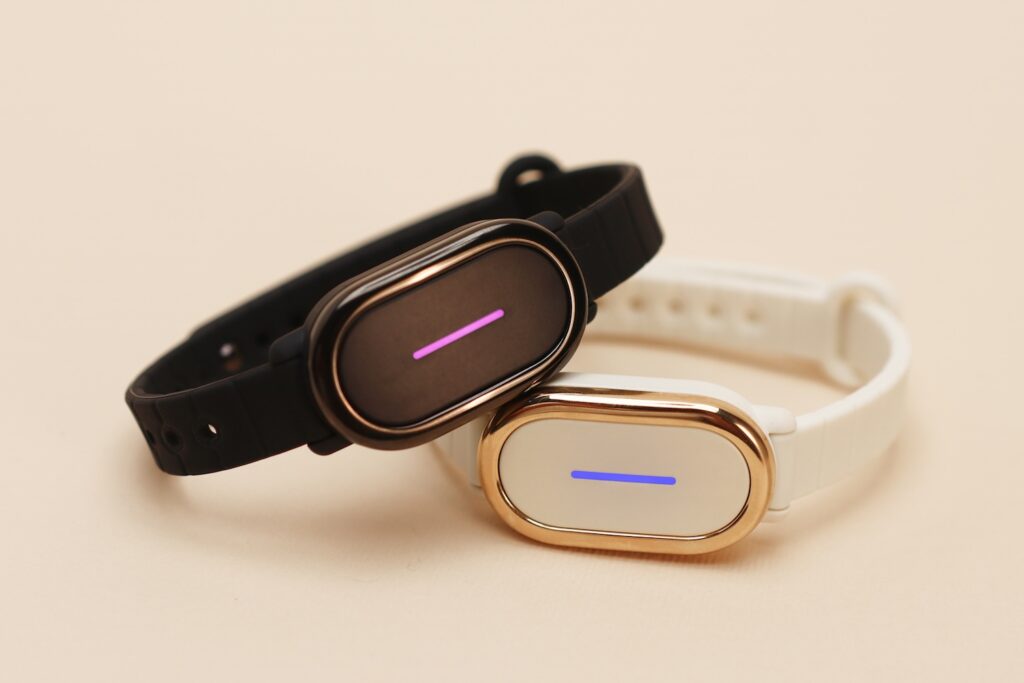 This Bracelet Allows You to 'Touch' a Loved One, No Matter Where You Are