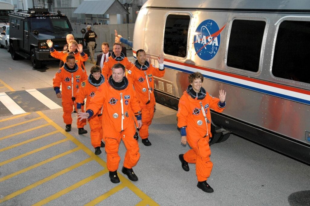 Eileen Collins' Unlikely Journey to Becoming the First Woman to Command ...