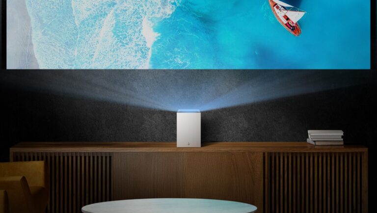 LG’s New Lamp-Projector Is the Kind of Device Only a Moth(er) Could Love