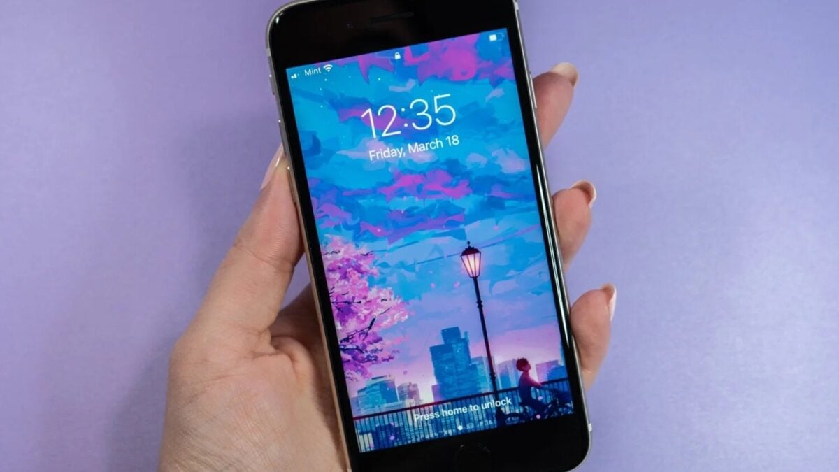 The Leaked iPhone SE 4 Looks Like It's Keeping Things Simple