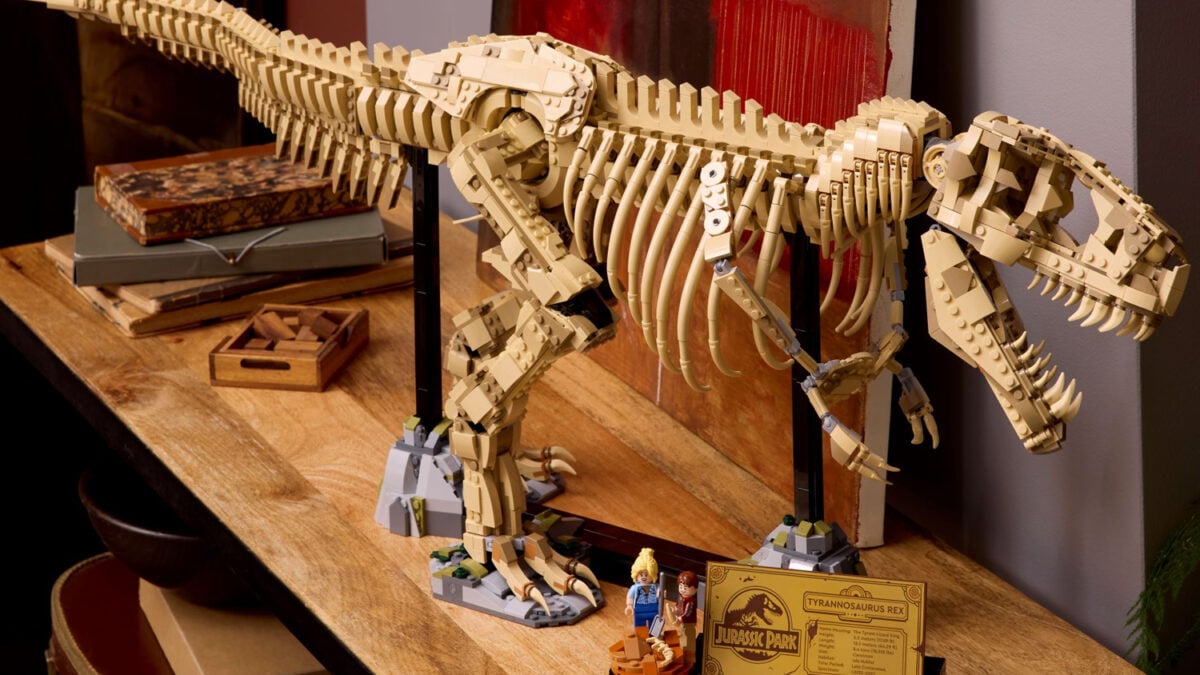 Lego's Next Jurassic Park Set is the Dino Skeleton You've Always Wanted