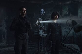 The Gorge Is a Sci-Fi Action Monster Romance That Just Misses the Mark