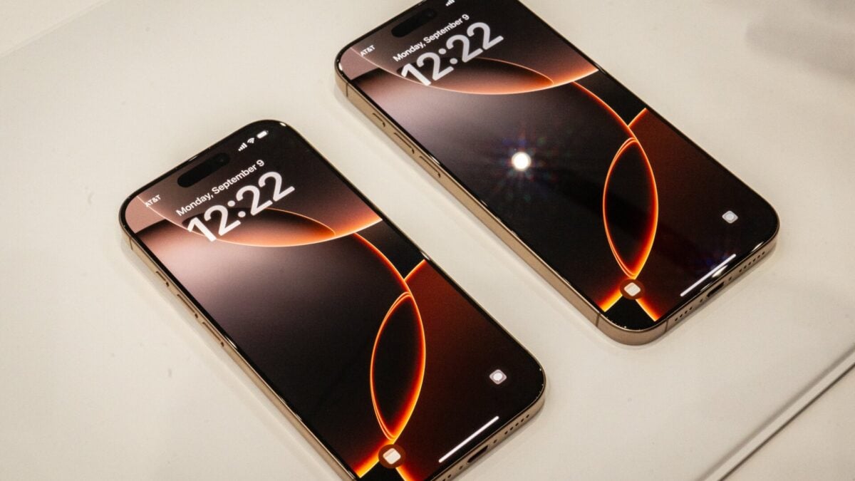 Why Does This iPhone 17 Air Render Look Like a Google Pixel?