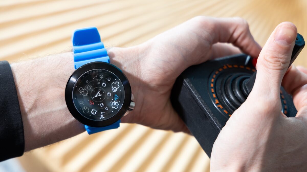 The Atari Asteroids Watch Is So Beautiful, I Don't Care How Poorly It ...