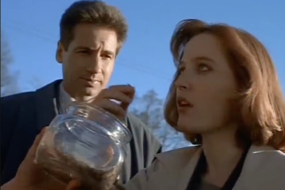 Remembering 'Humbug,' The X-Files' Perfect Blend of Comedy, Poignancy ...