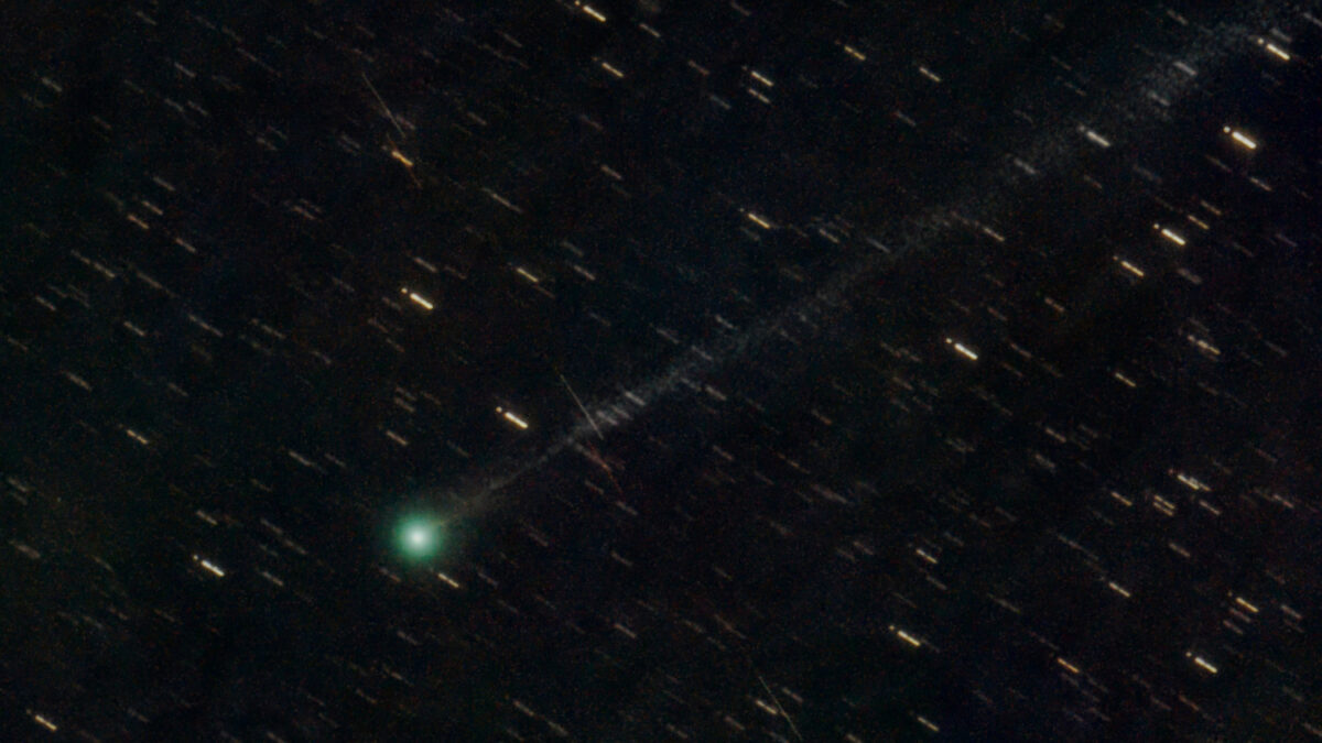 A New Comet Is Streaking Across the Morning Sky. Catch It Before the ...