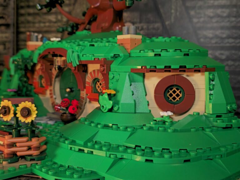 Lego's Shire Set Should've Been More Hobbit-Sized