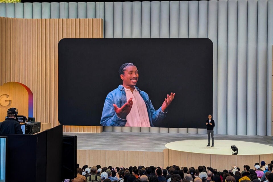 Google Beam Hands-On: The Most Lifelike 3D Video Calling That Didn't ...