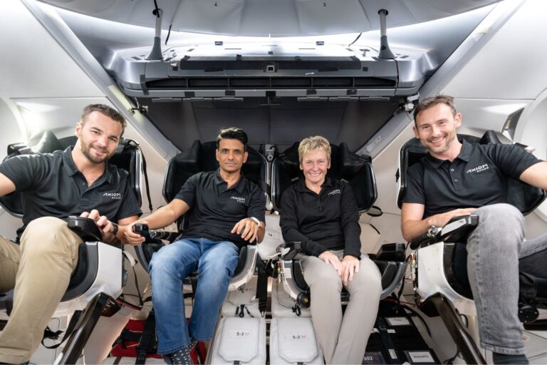 Record-Holding Astronaut to Command Axiom’s $70 Million-a-Seat Trip to ...