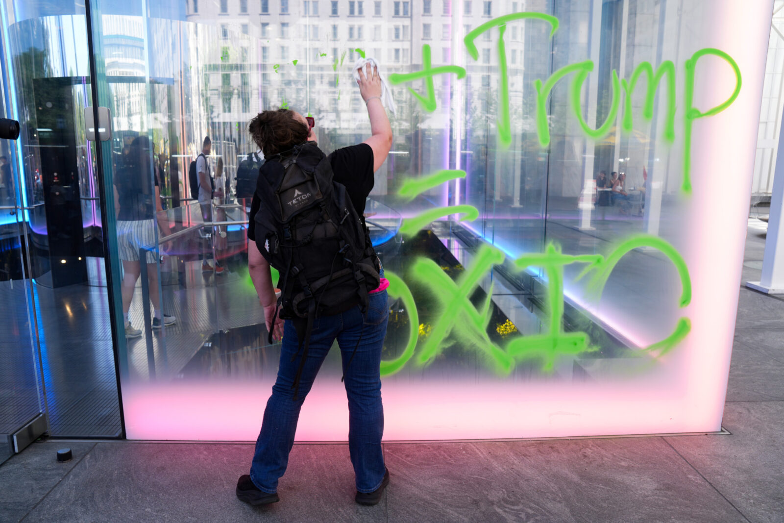 Everyone Is Yelling at Apple