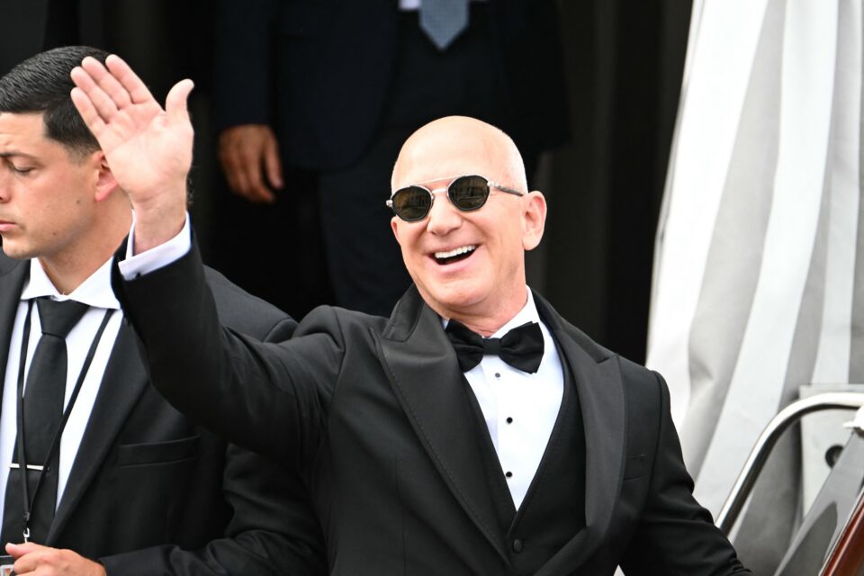 Jeff Bezos Reportedly Eyes Purchase of CNBC as Tech Billionaires Gobble ...