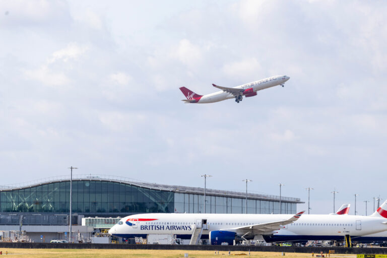 Fire on Virgin Airlines Flight Linked to Power Bank in Passenger's Bag