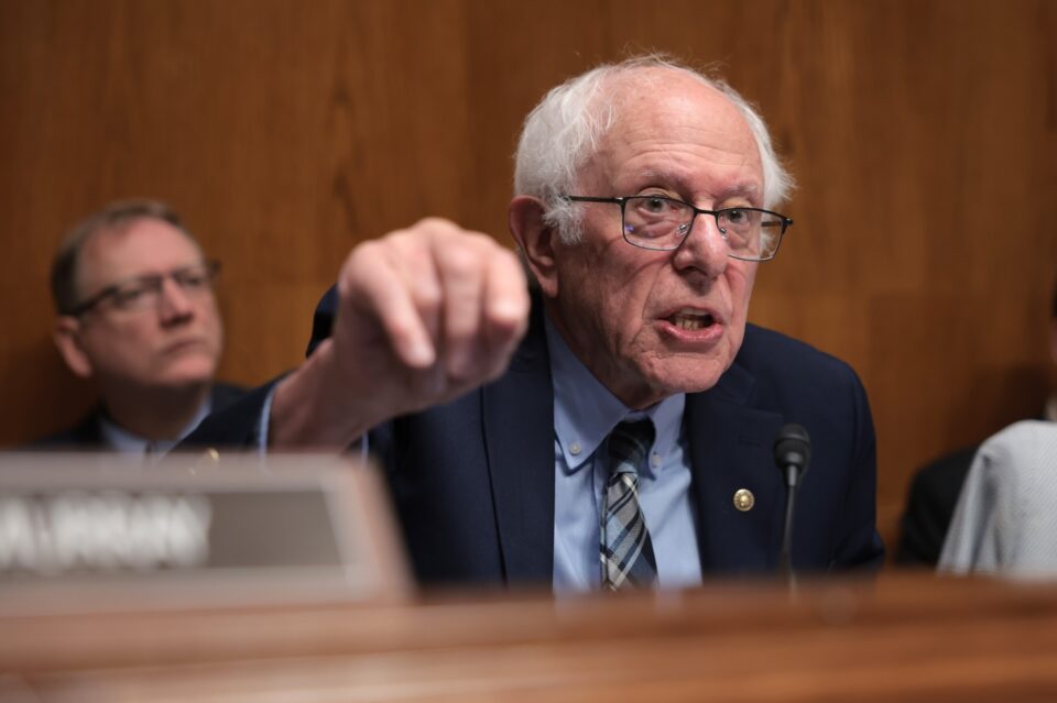 Bernie Sanders Likes Trump's Plan for Government Taking Ownership in ...