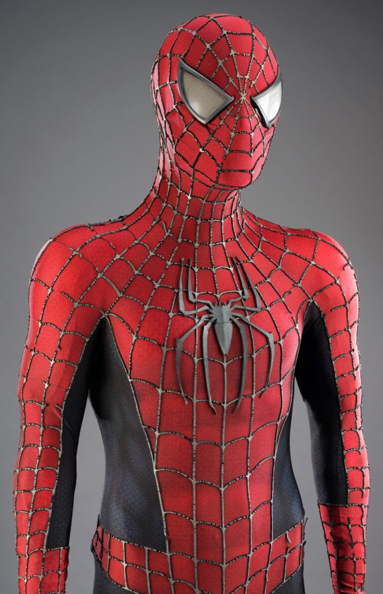 Get An Extremely Close Up Look At Tobey Maguires Spider Man Costume