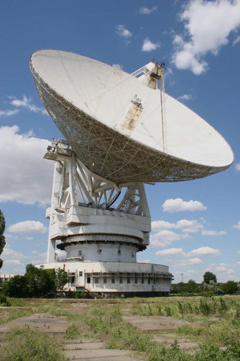 Ukraine Destroys Legendary Soviet-Era Telescope Once Used to Phone Aliens