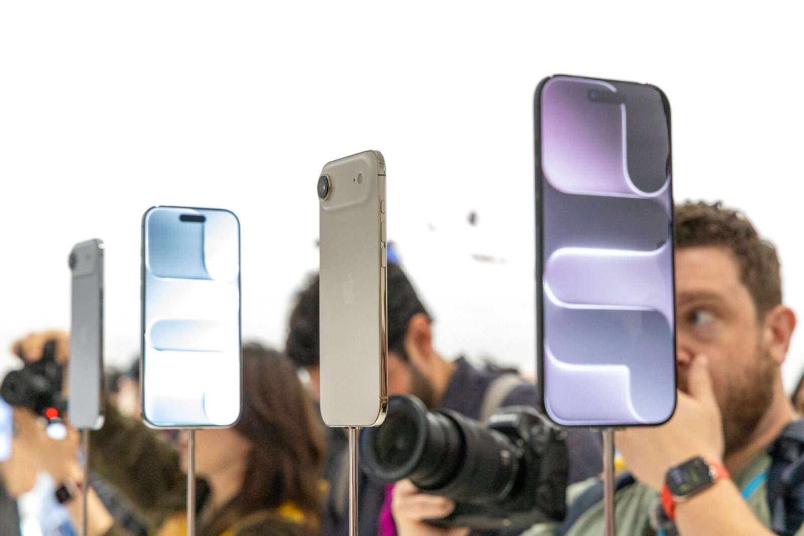 What’s the Real Difference Between the iPhone Air and iPhone 16?