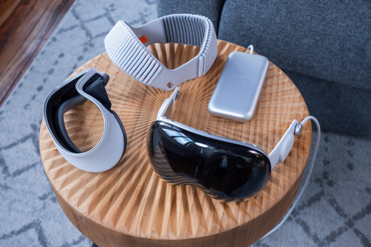 Apple Vision Pro (M5) Review: The Crown of the Dorks