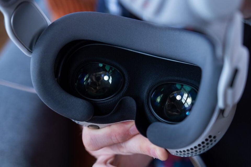 Apple Vision Pro (M5) Review: The Crown of the Dorks