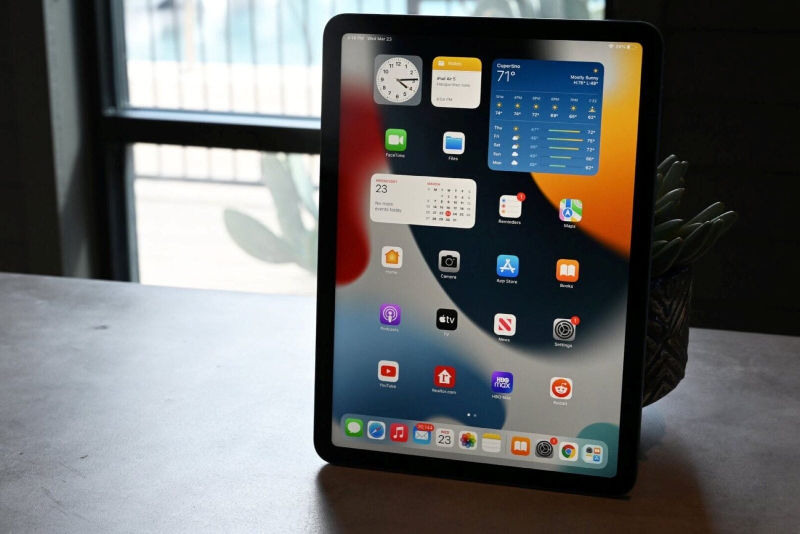 Apple Reportedly Plans to Upgrade Every iPad and MacBook Screen
