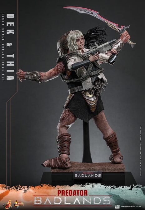 This Stunning 'Predator: Badlands' Hot Toys Even Comes With Half an ...